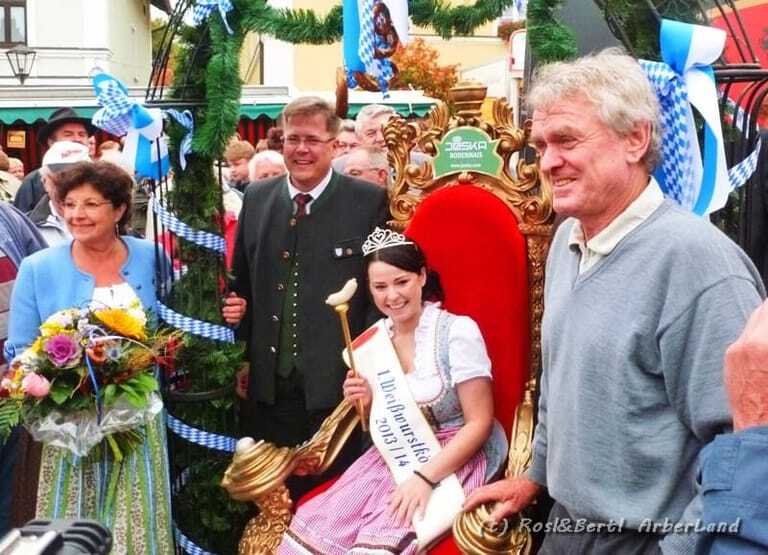 Bodenmais: 1. Bayerische Weißwurstkönigin gekürt - Die Fleischerei