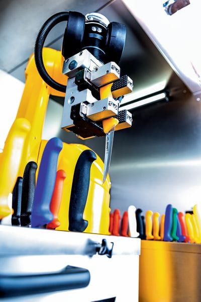 Robotics for perfectly sharpened knives - Die Fleischerei
